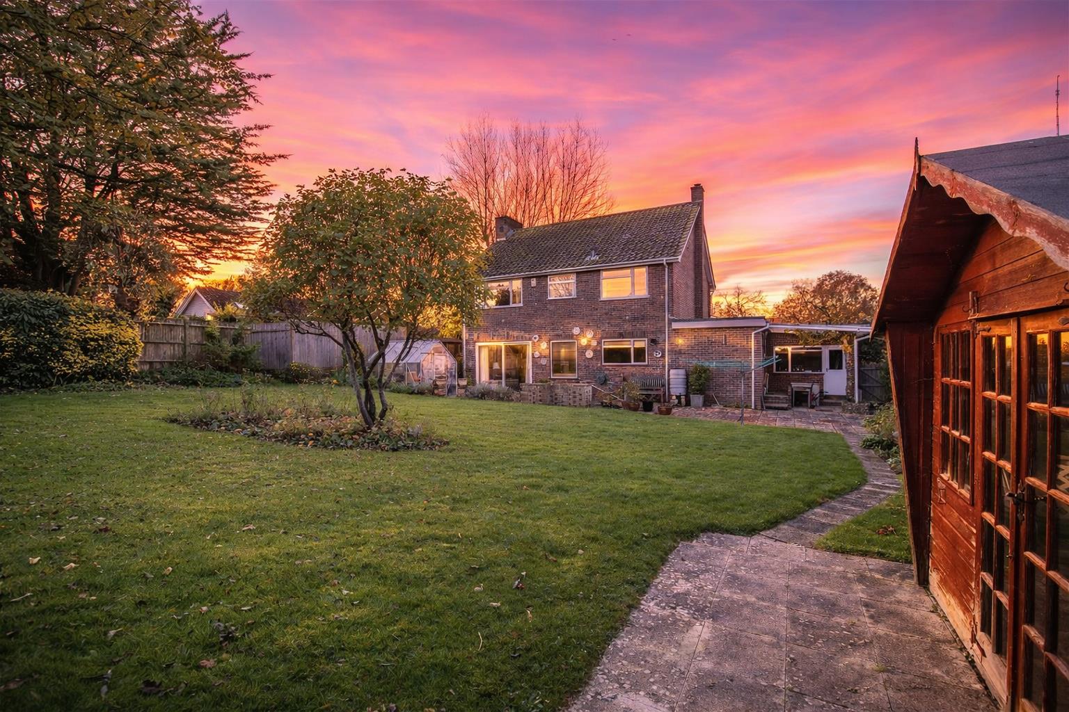 4 Bedroom House, The Paddocks, Rodmell BN7 3HU | Oakfield Estate Agents